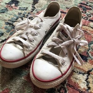 Converse | Shoes | White Converse Chuck Taylor All Stars Girls 2 | Poshmark